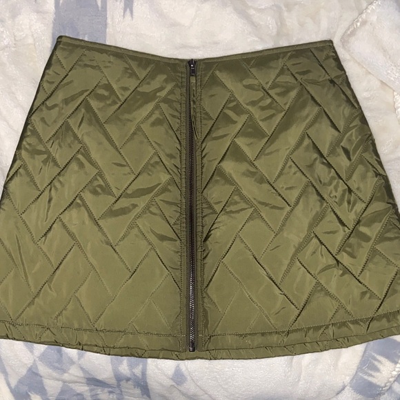 Steve Madden | Skirts | Olive Puffer Mini Skirt Steve Madden Quilted ...